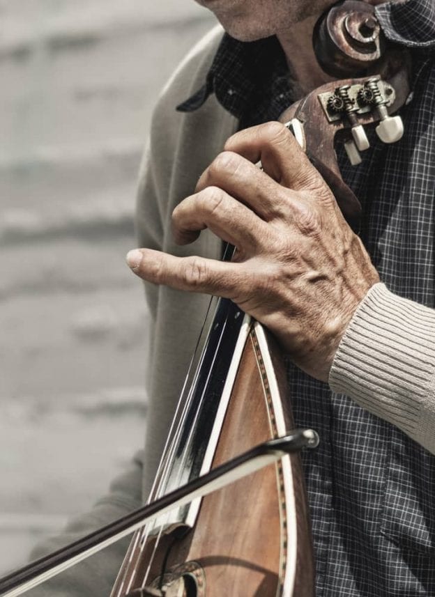 Cretan Raki - Tsikoudia: Facts, Origin, Distillation and Rakokazano