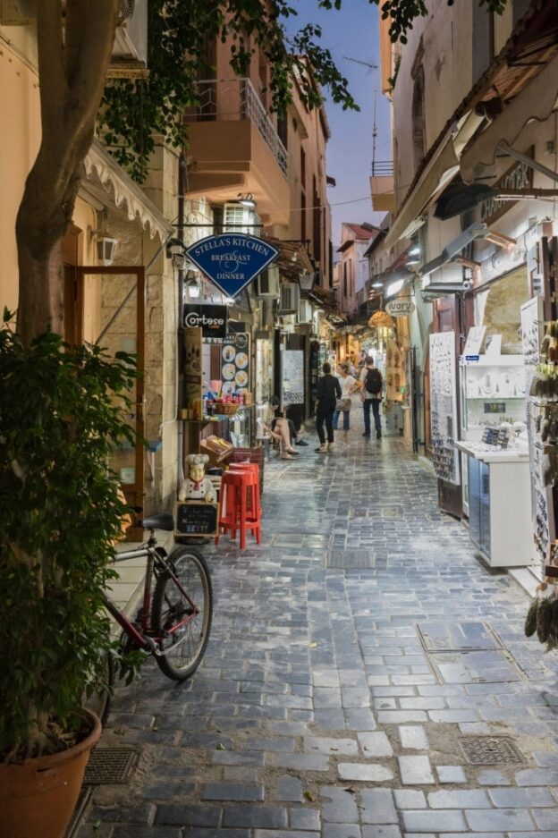 Nightlife in Rethymnon: Top Things to Do at Night