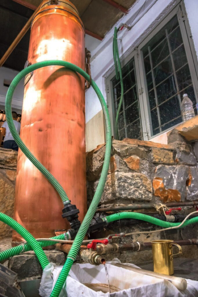 Cretan Raki - Tsikoudia: Facts, Origin, Distillation and Rakokazano