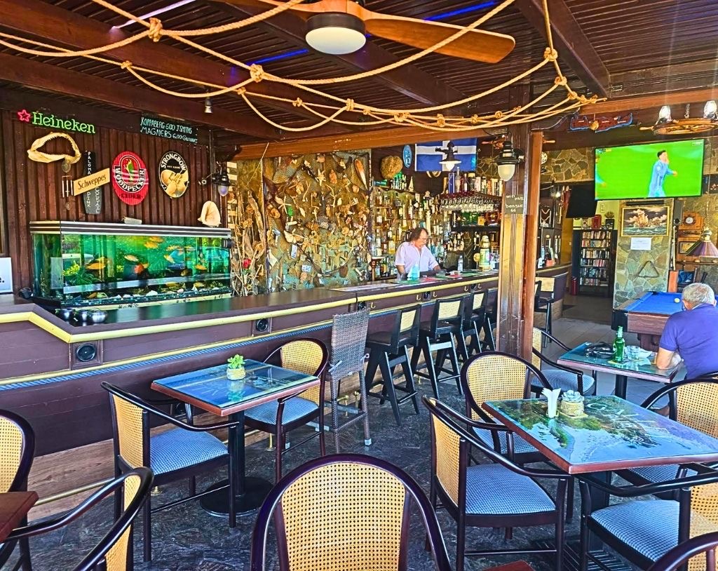 14 Best Bars in Agios Nikolaos Crete: Rooftop, Pubs, Sports & Cocktail ...